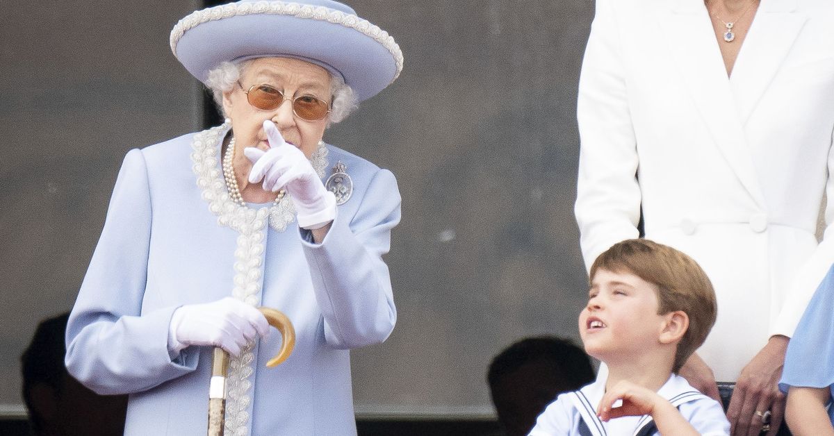 Inside the Queen's precious moment with Prince Louis on the Trooping ...