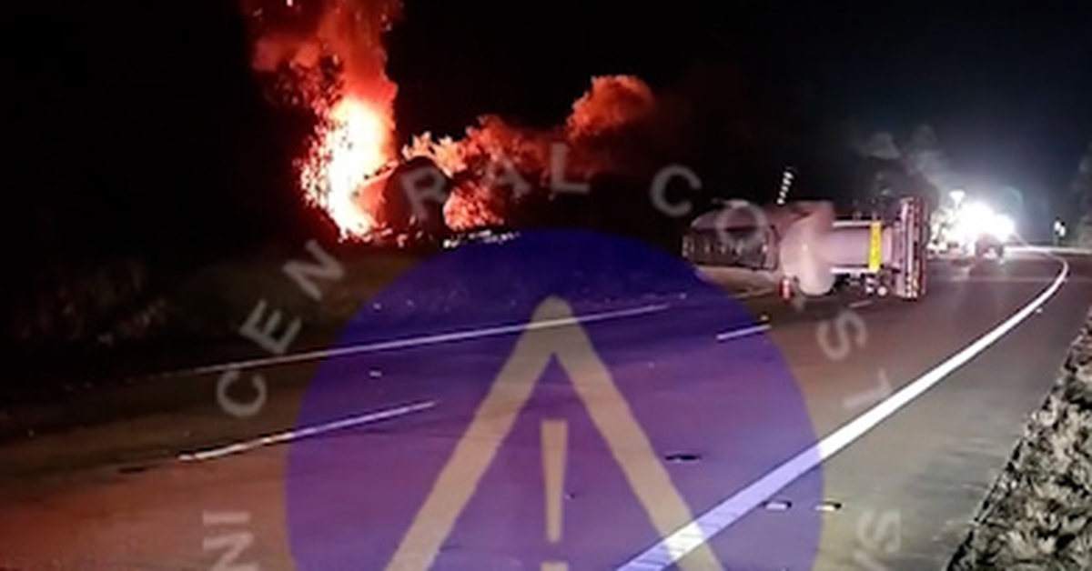 Semi-trailer destroyed after truck crash on M1 at NSW Central Coast