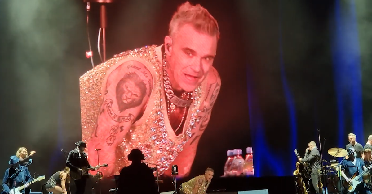 Robbie Williams halts performance mid-concert after struggling to ...
