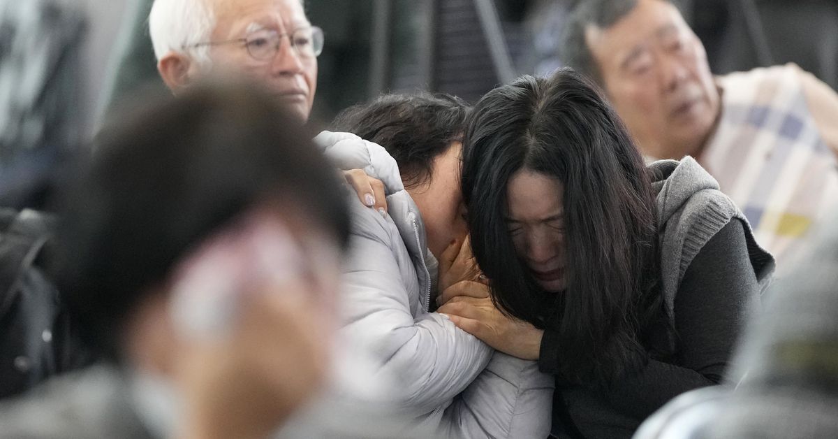 South Korean plane crash: Grieving families of victims of South Korean ...