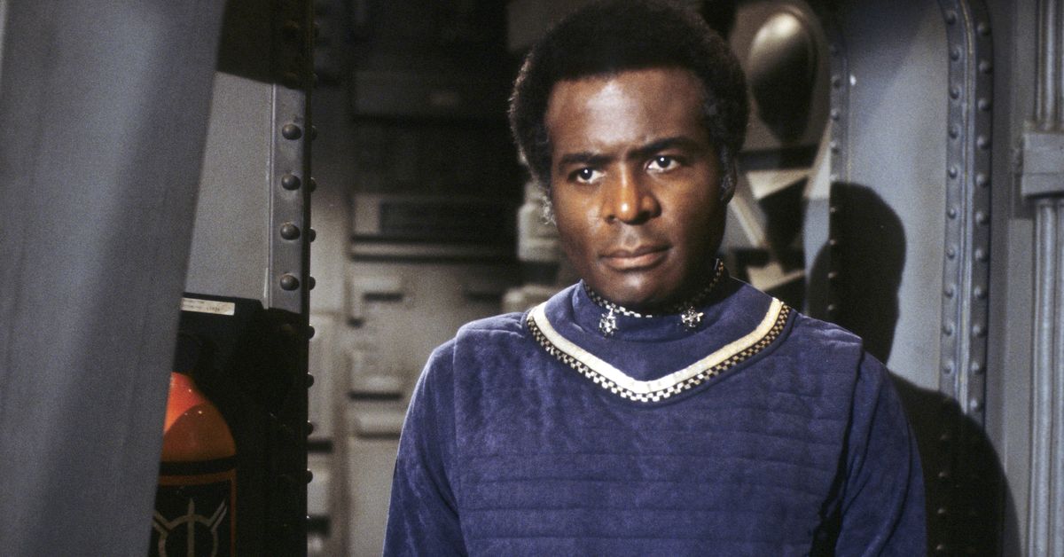 Terry Carter death: Battlestar Galactica and McCloud star dies aged 95 ...