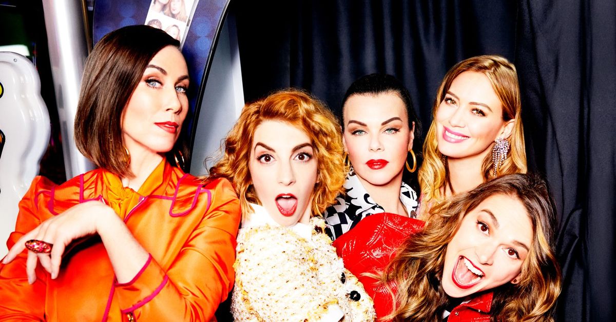 Molly Bernard says Younger fans will 'lose their minds' over the ending ...