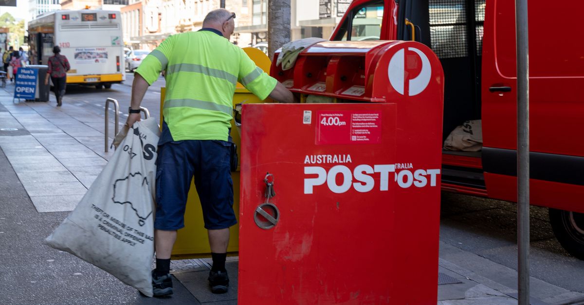 Australia Post launches parcel-only shops in Victoria, NSW