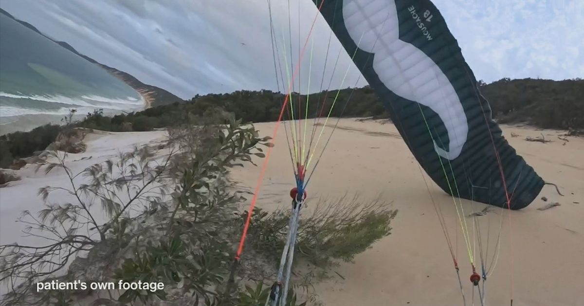 Rainbow beach: Footage shows moment Queensland paraglider falls from ...