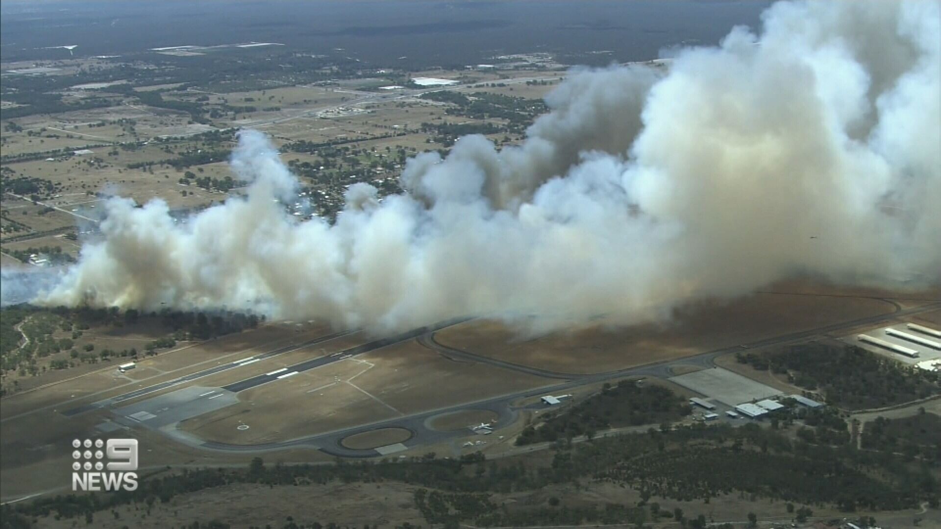 WA bushfires: Bullsbrook blaze still out-of-control despite alert downgrade