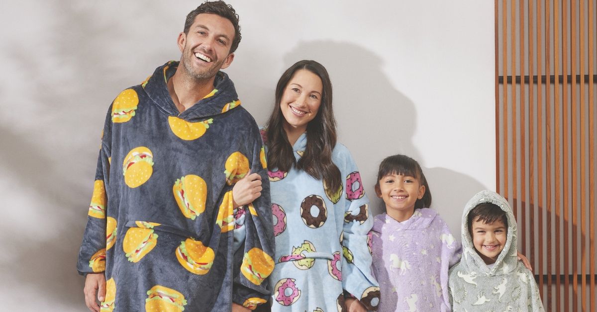 Aldi releases a $25 Oodie dupe as an affordable wearable blanket option ...