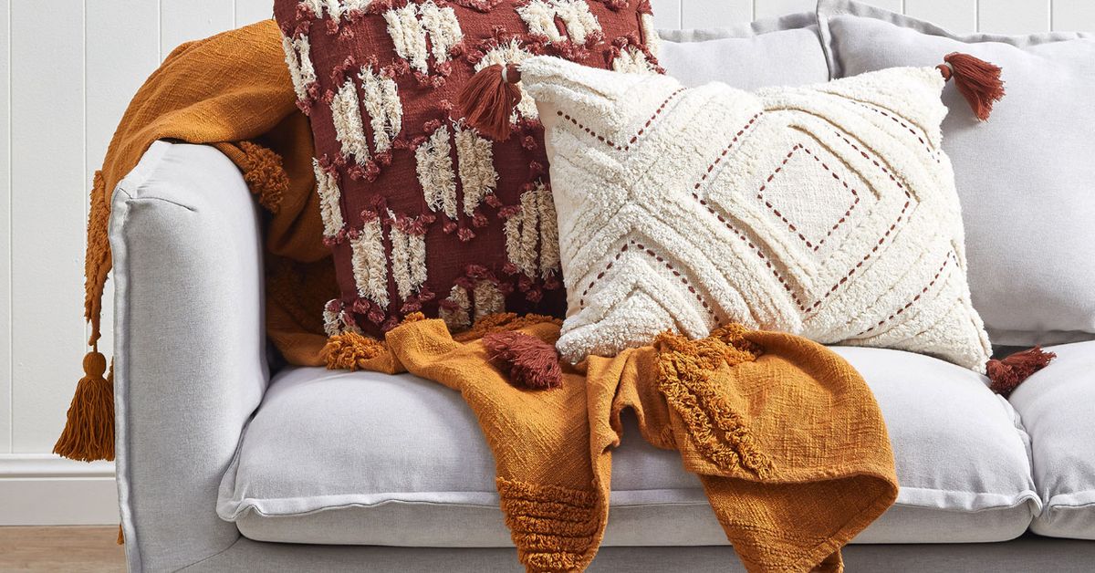 How to choose a stunning cushion and throw combination to style your ...
