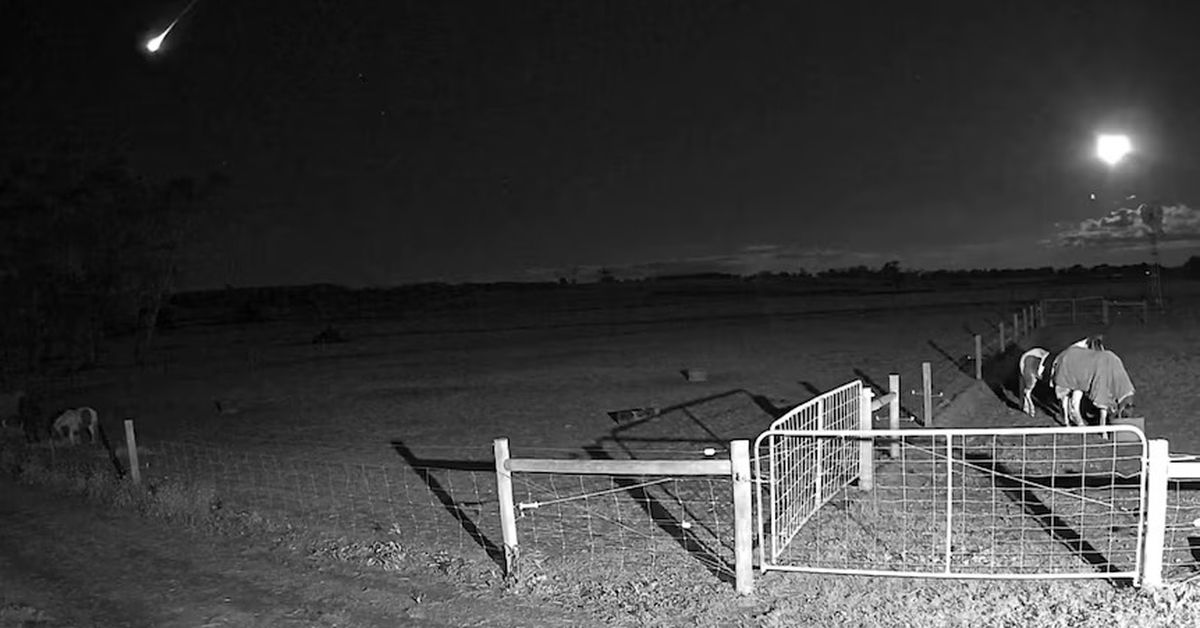 Australian meteor: Melbourne and Victoria stunned by meteor streaking ...