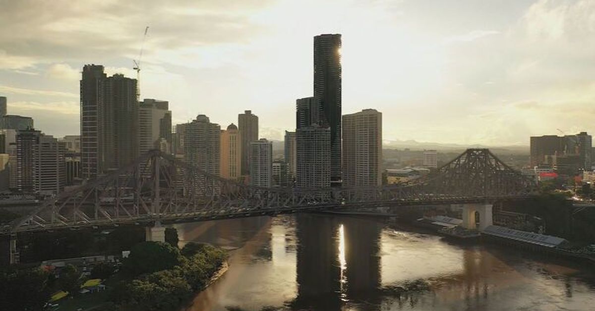 Brisbane Story Bridge: Prominent Queenslander joins fight to restore ...