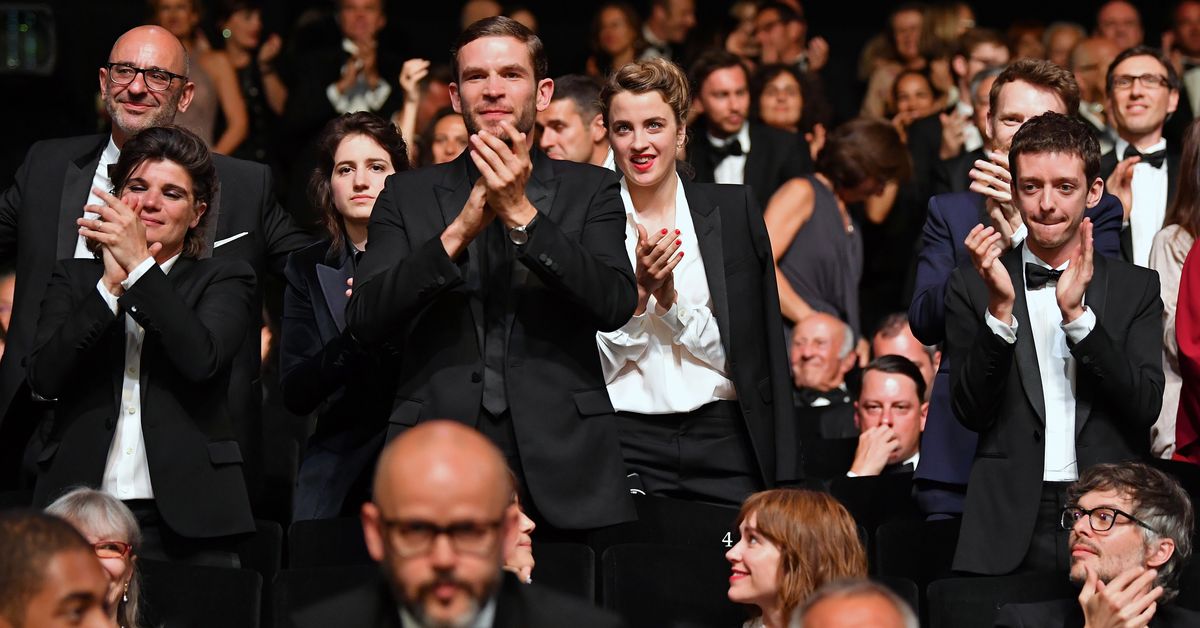 Film Festival Standing Ovation: The history, meaning and how it's ...