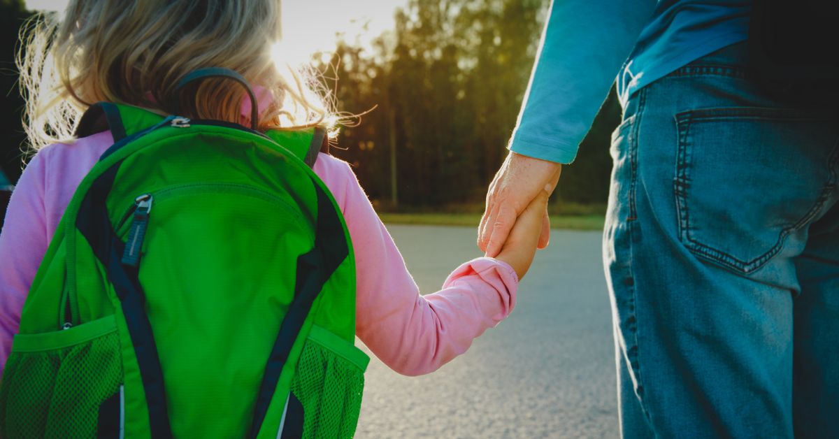 Girl tells class about catching parents in the bedroom - 9Honey