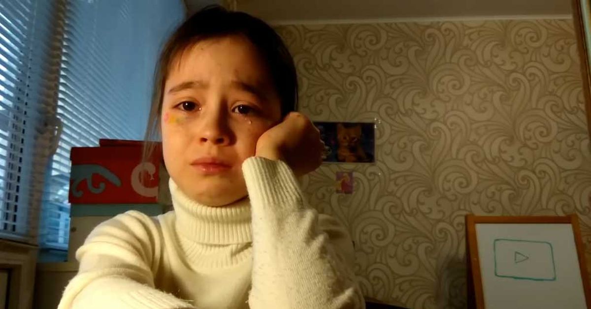 Russian vlogger, aged 10, tearfully tells off fans and goes viral - 9Honey