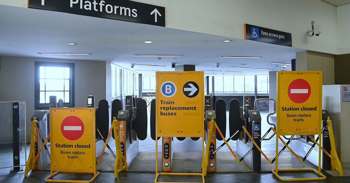 Sydney trains: T3 Bankstown line replaced by South West Link buses ...