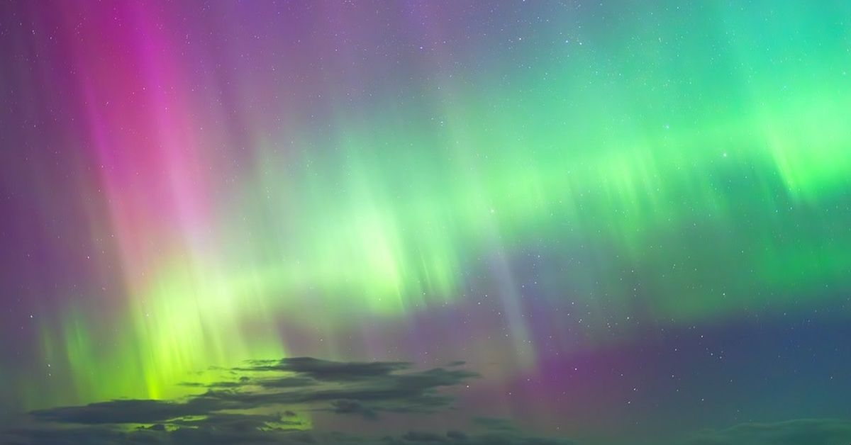 Aurora australis 2025: Stunning images of southern lights as vibrant ...