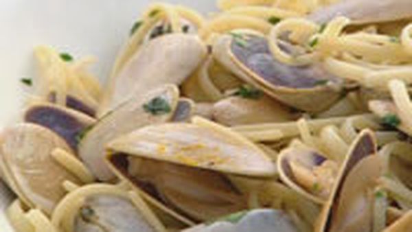 Garlic pipis with linguine - 9Kitchen