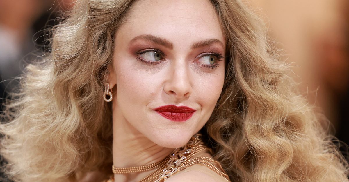 Amanda Seyfried Life and Career: From a teen icon thanks to Mean Girls ...