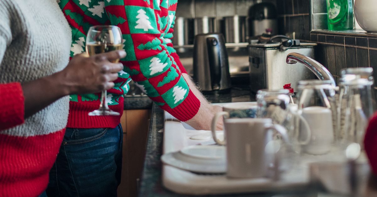 Washing up hacks: Nine tips and tricks to make Christmas Day and dinner party washing up quicker ...