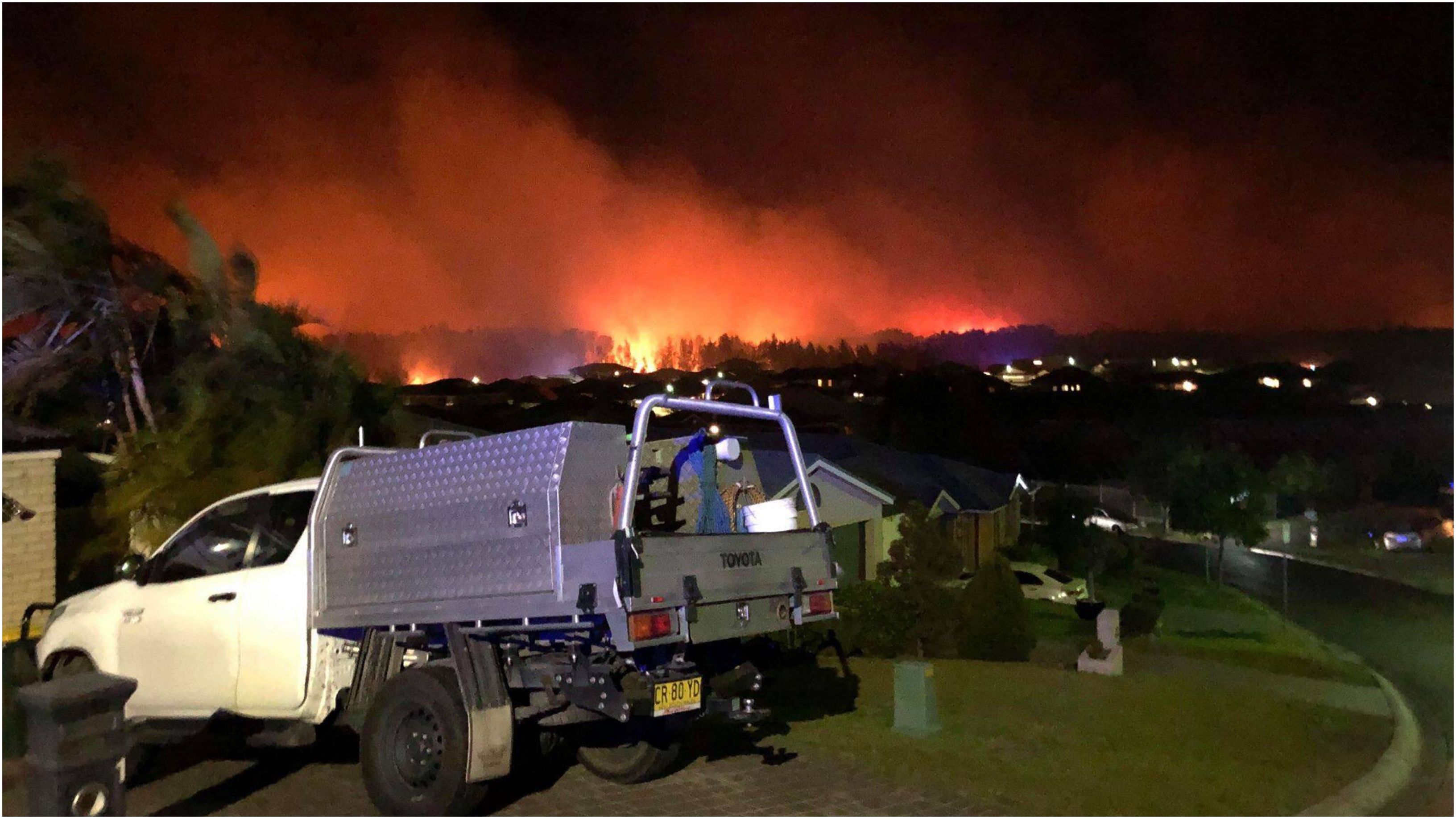 Fire crews tackling Lake Macquarie bushfire Belmont region NSW news