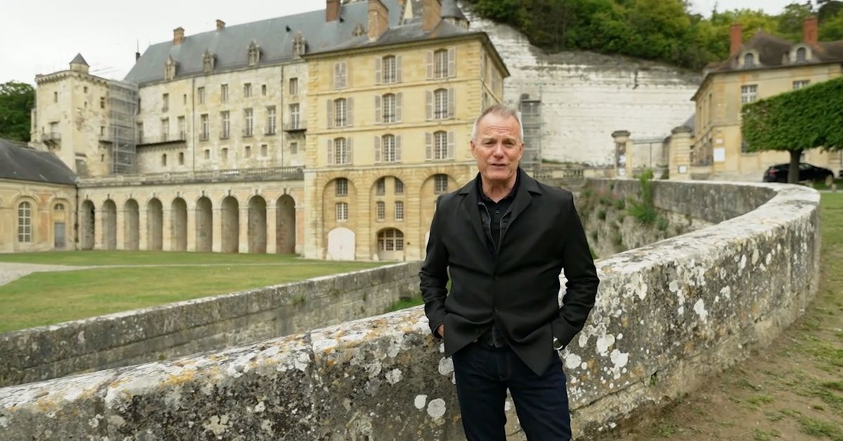 David Reyne continues his French cruise down the Seine on board Scenic Gem