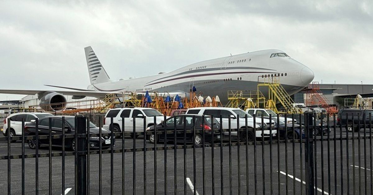 Donald Trump: US Defence Department accepts luxury jet from Qatar for ...