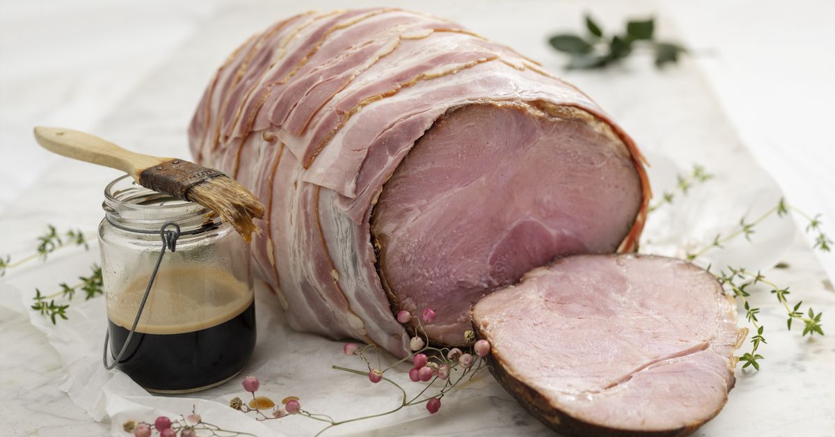 How to carve a ham this Christmas - 9Kitchen