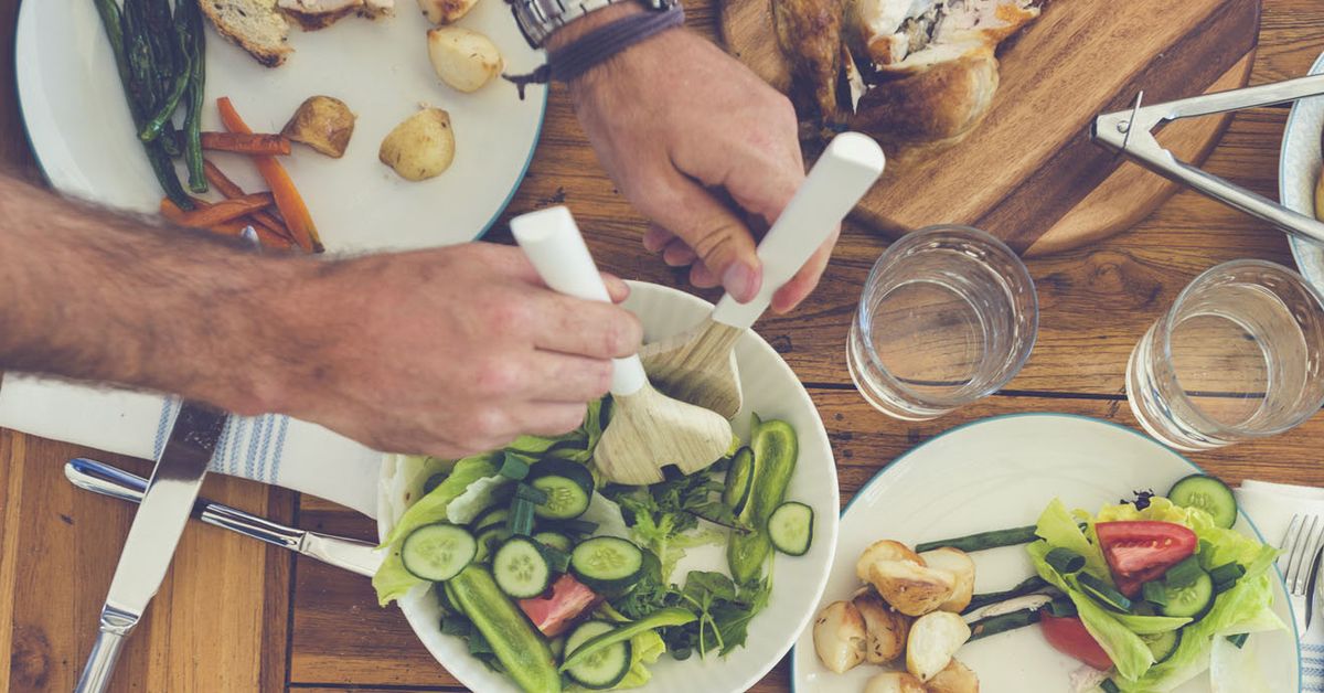 Eating dinner too close to your bedtime could be messing up your sleep ...