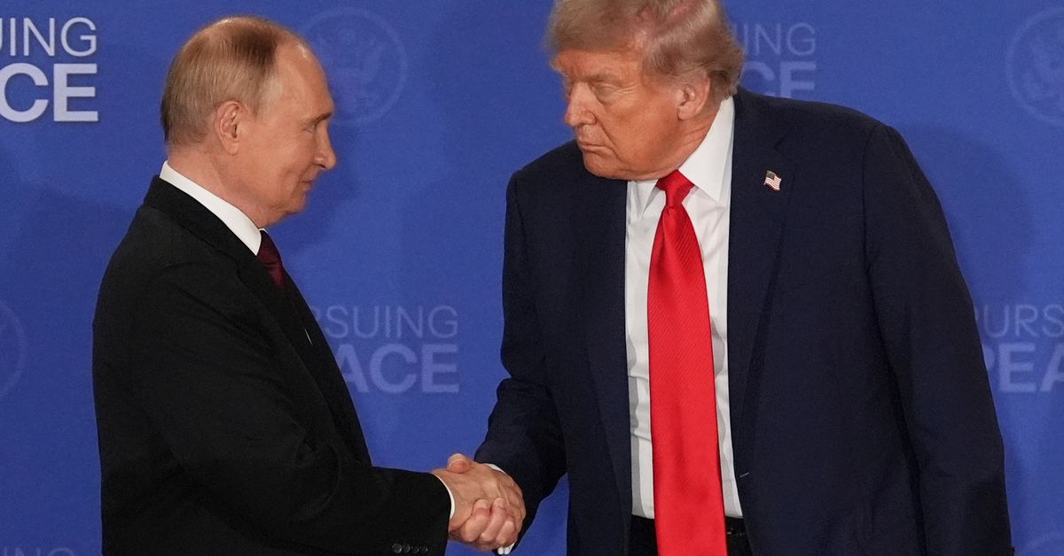 Trump announces meeting with Putin after lengthy phone call