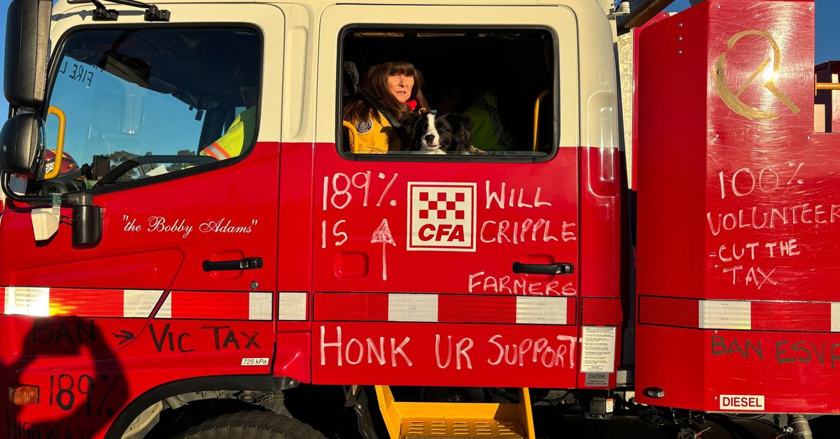 Melbourne protests: Thousands of firefighters protest emergency ...