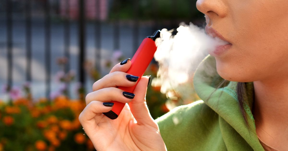Controversial UK plan to replace smoking with vaping slammed by top doctor