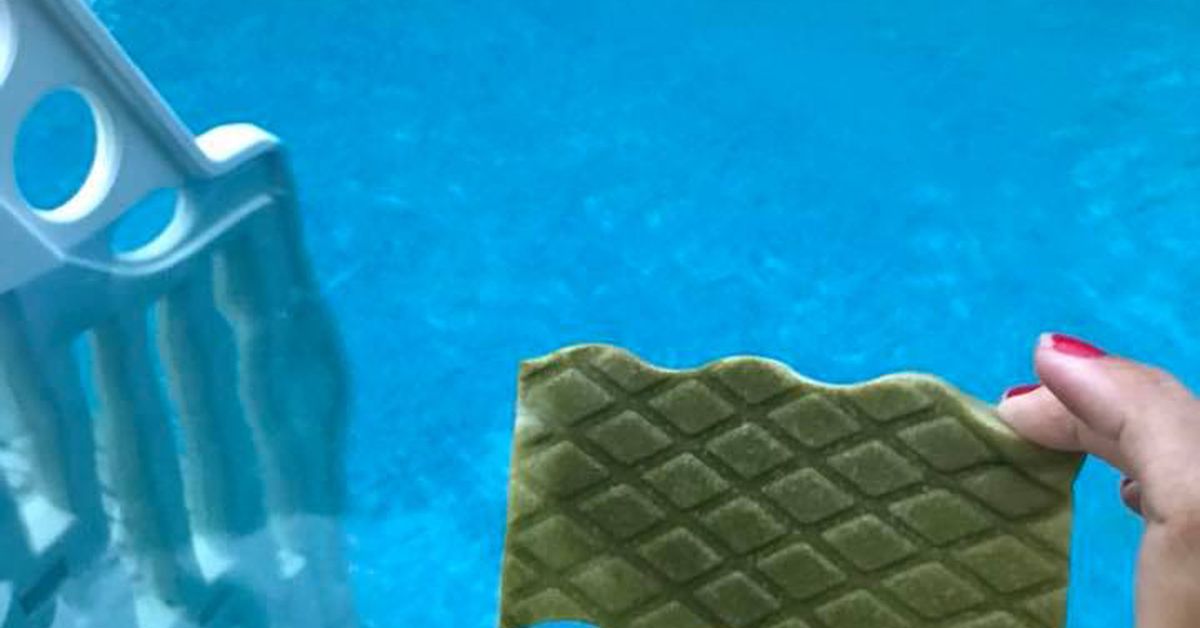 How to clean a swimming pool with a kitchen sponge: woman's hack goes viral