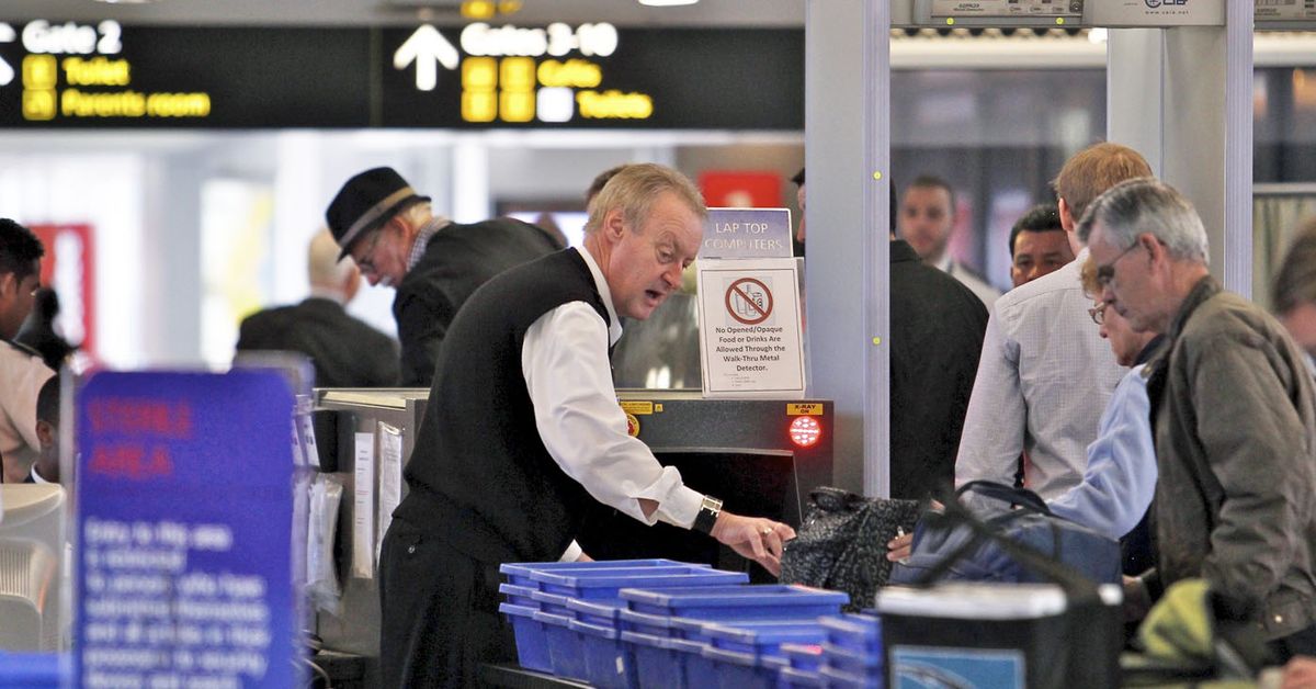 Melbourne Airport T4 Terminal security check technology Smiths Detection