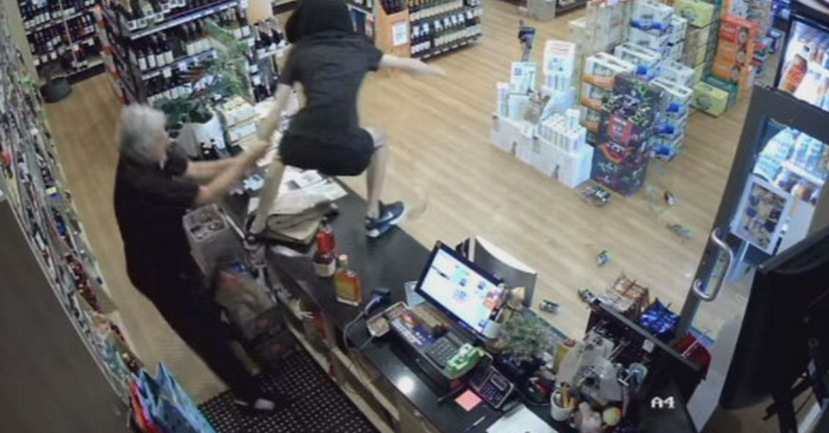 Sunshine Coast bottle shop manager tracks down thieves