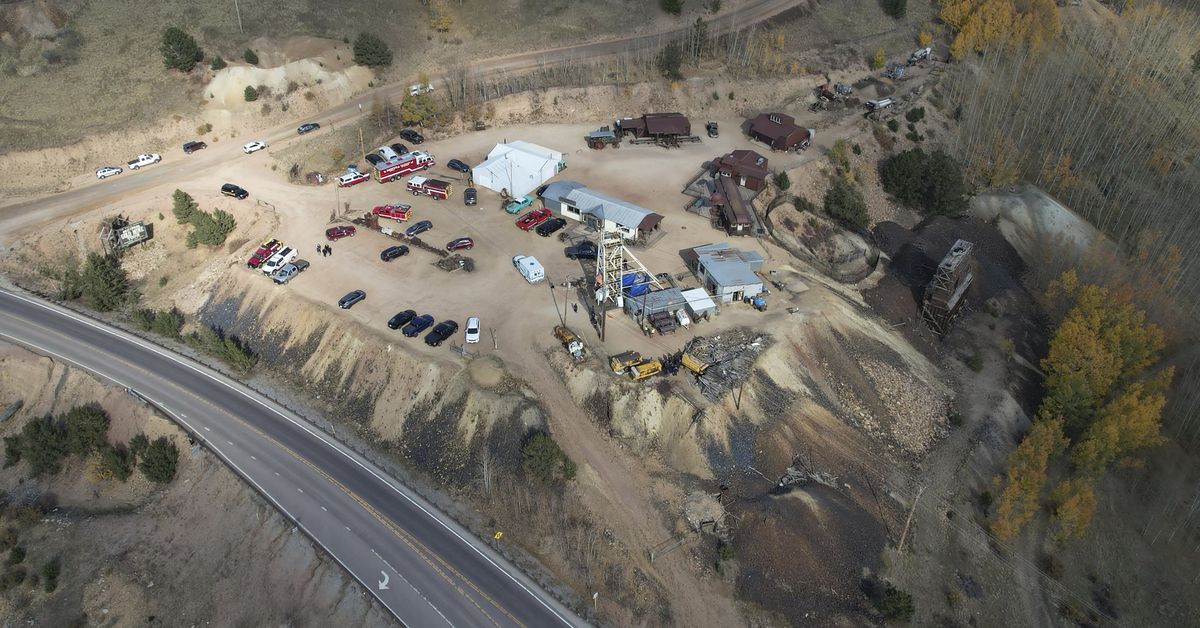 Colorado mine collapse: One dead, 12 rescued from US gold mine tourist ...