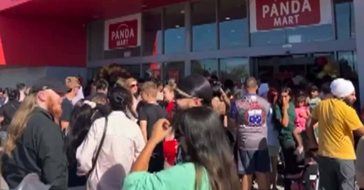 Panda Mart: Police called as crowd flocks to Chinese discount shop in ...