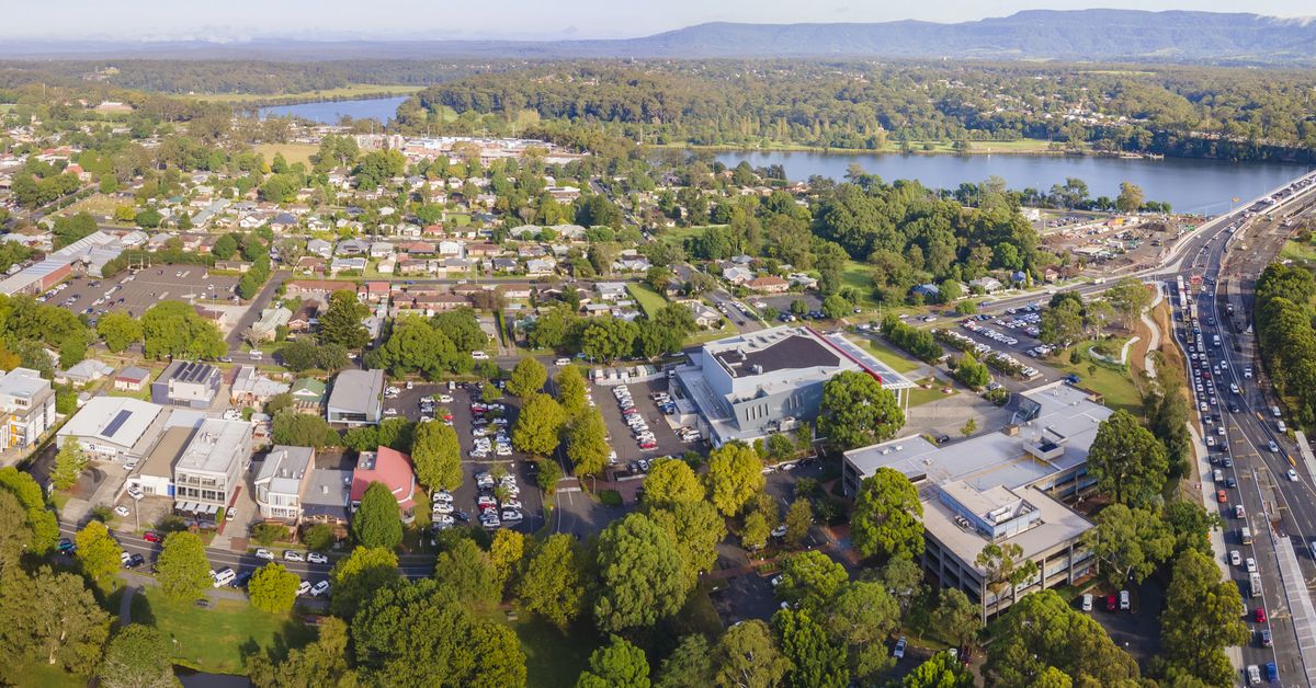 Rape-accused neurologist Nicholas Halliwell wins bid to keep working