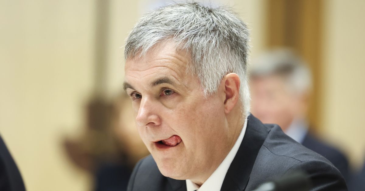 Optus triple-zero outage: CEO Stephen Rue admits failings by telco in ...