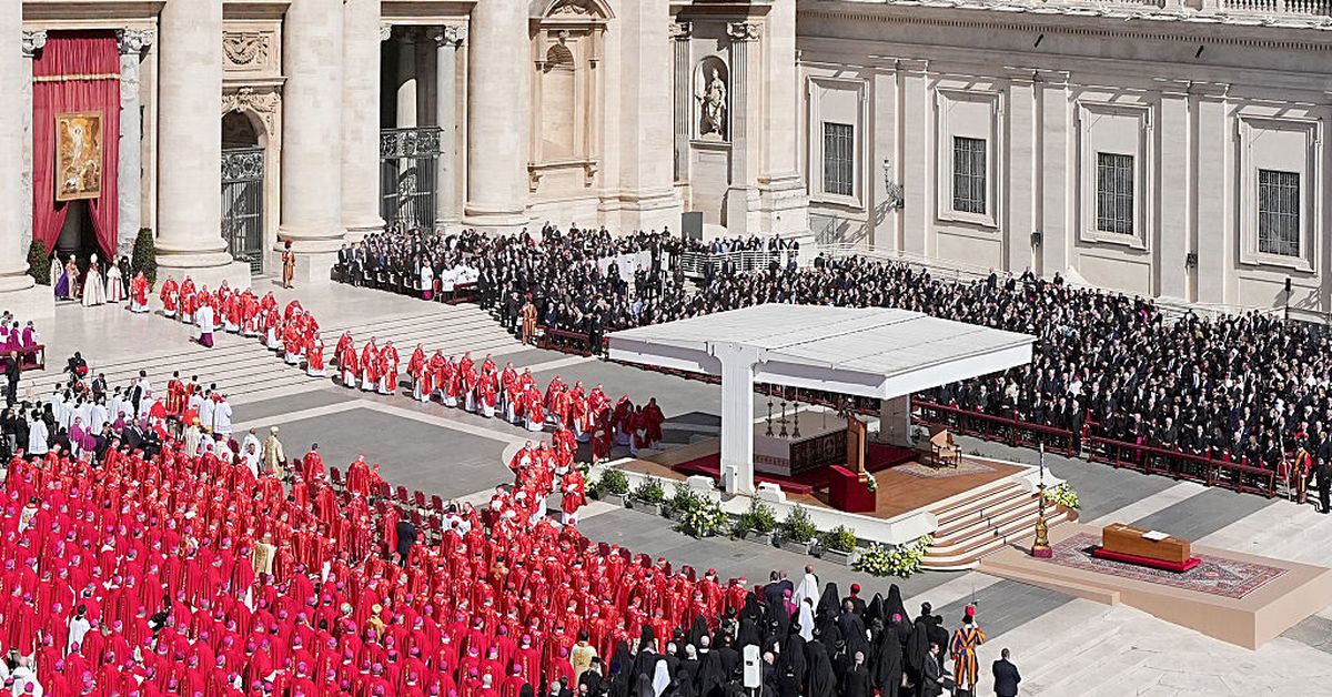 Pope Francis funeral LIVE updates: Up to 200,000 attend funeral mass ...