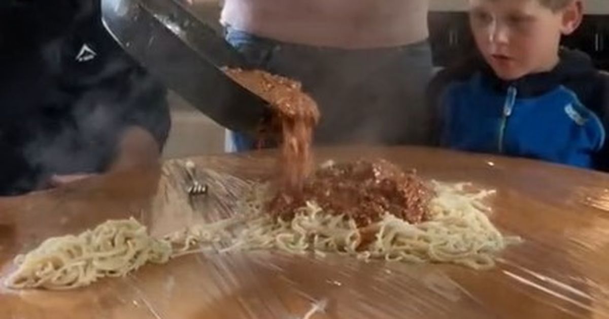 See what happens when two mums test viral 'messy dinner' challenge ...