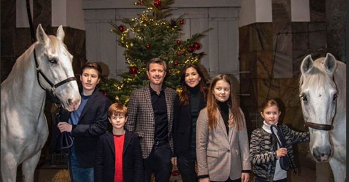 Princess Mary and her family decorate Christmas tree with their horses ...