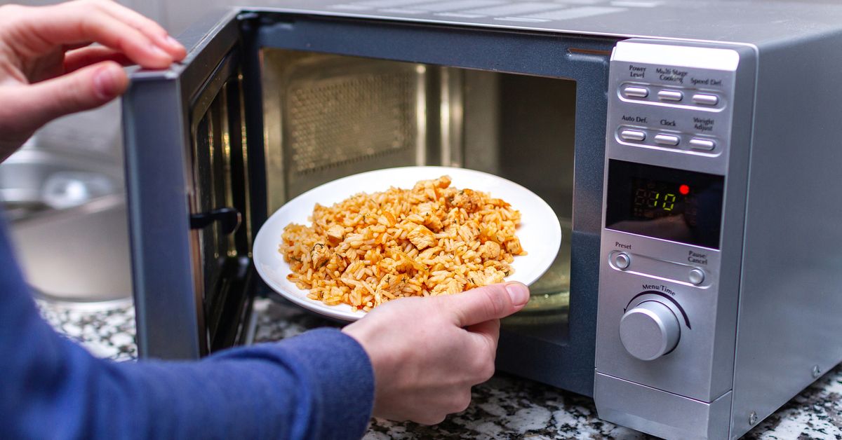 Experts explain the three rules to follow to cook and reheat rice ...
