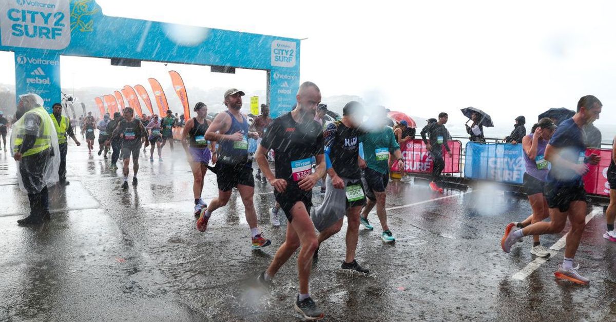 City2Surf 2025: Thousands of runners brave rainy Sydney for the wettest ...