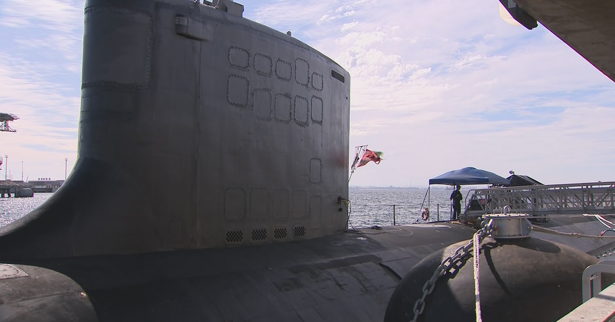 US nuclear submarine docks off WA coast