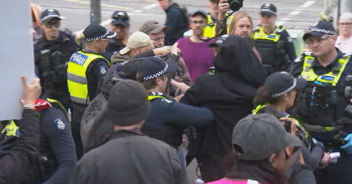 Melbourne news: Man dragged away during anti-police protests in Melbourne