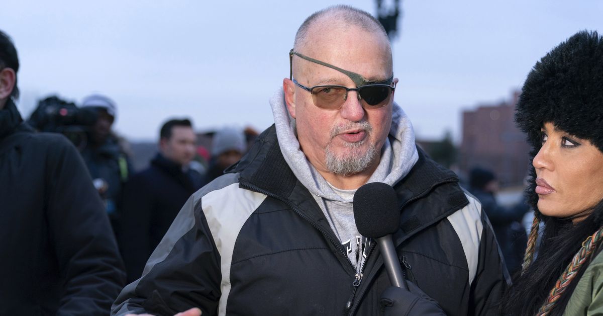January 6 pardons: Oath Keepers founder Stewart Rhodes among hundreds ...