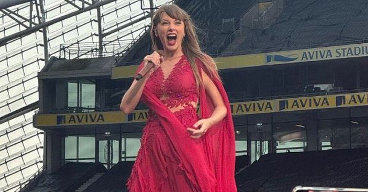 WATCH: Fans capture the exact moment Taylor Swift realises Travis Kelce ...