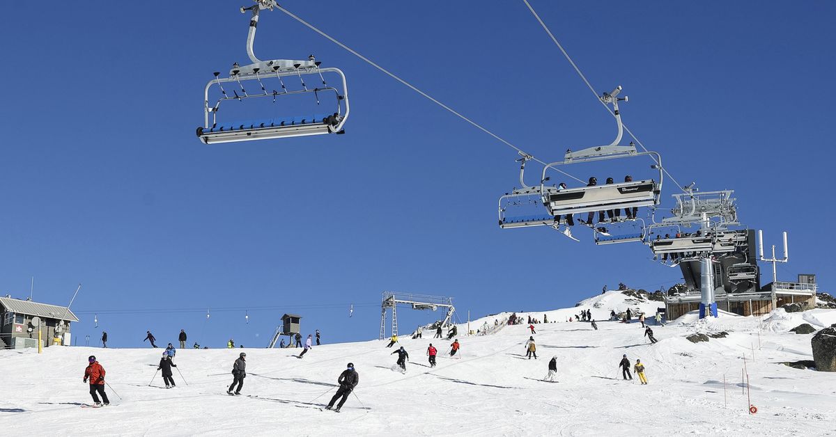 Perisher snow: Snowboarder dies in Front Valley terrain park crash