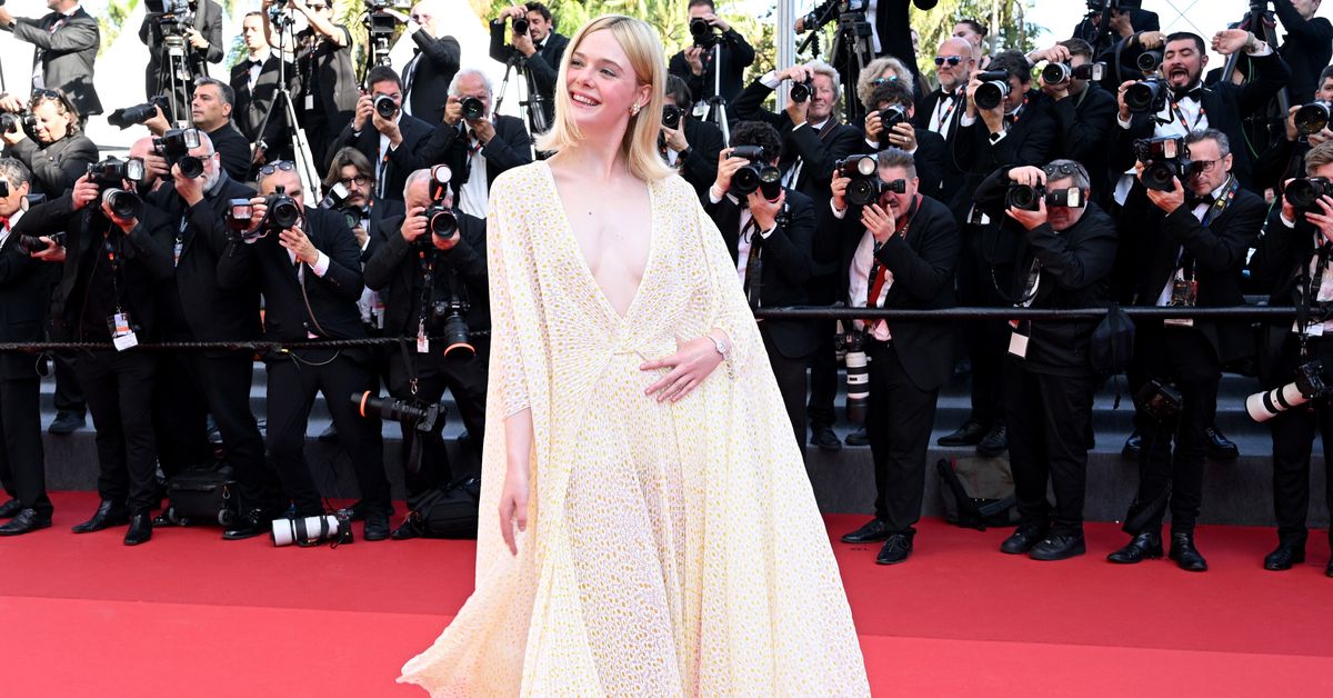 Red carpet origin story: The history of Hollywood's ruby rug ...