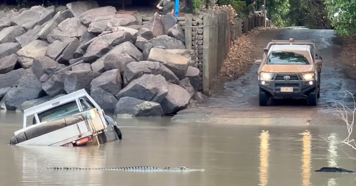 Ute stranded in croc-infested water after NT river crossing goes wrong