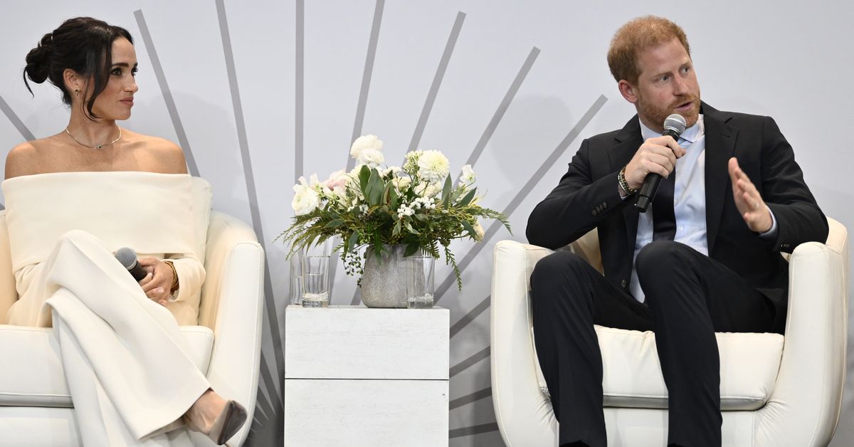 Prince Harry and Meghan Markle issue statement 'with heavy hearts ...