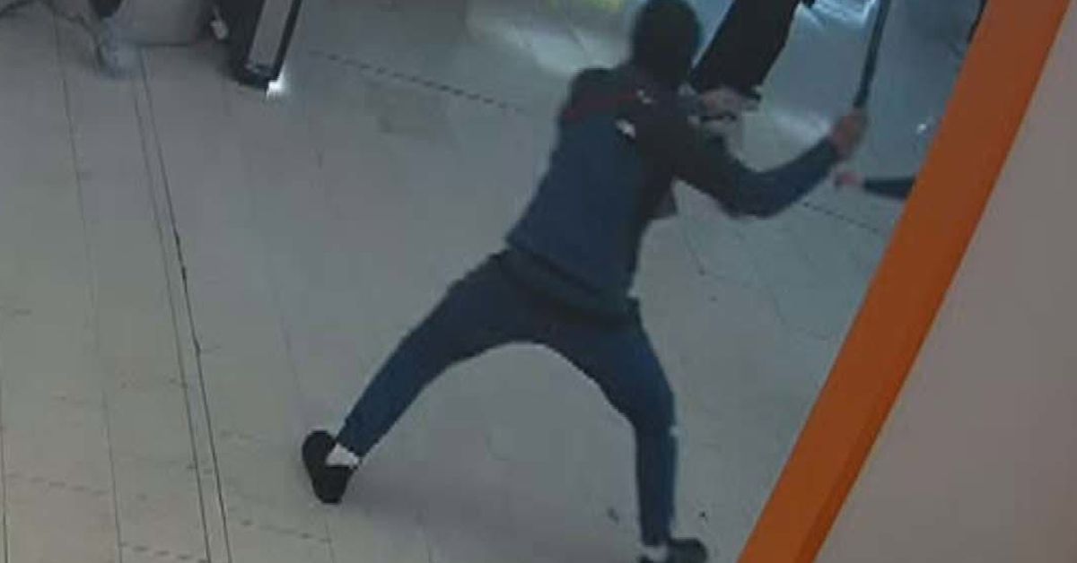 Melbourne: Shoppers and staff recall moment they ran for their lives as ...